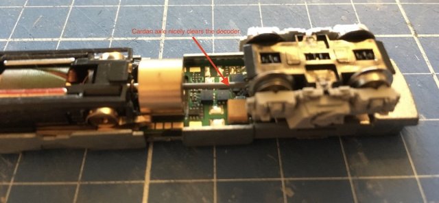 Installing Kato EM13 decoder in 'DCC Friendly' Keikyu 2100 model - DCC ...