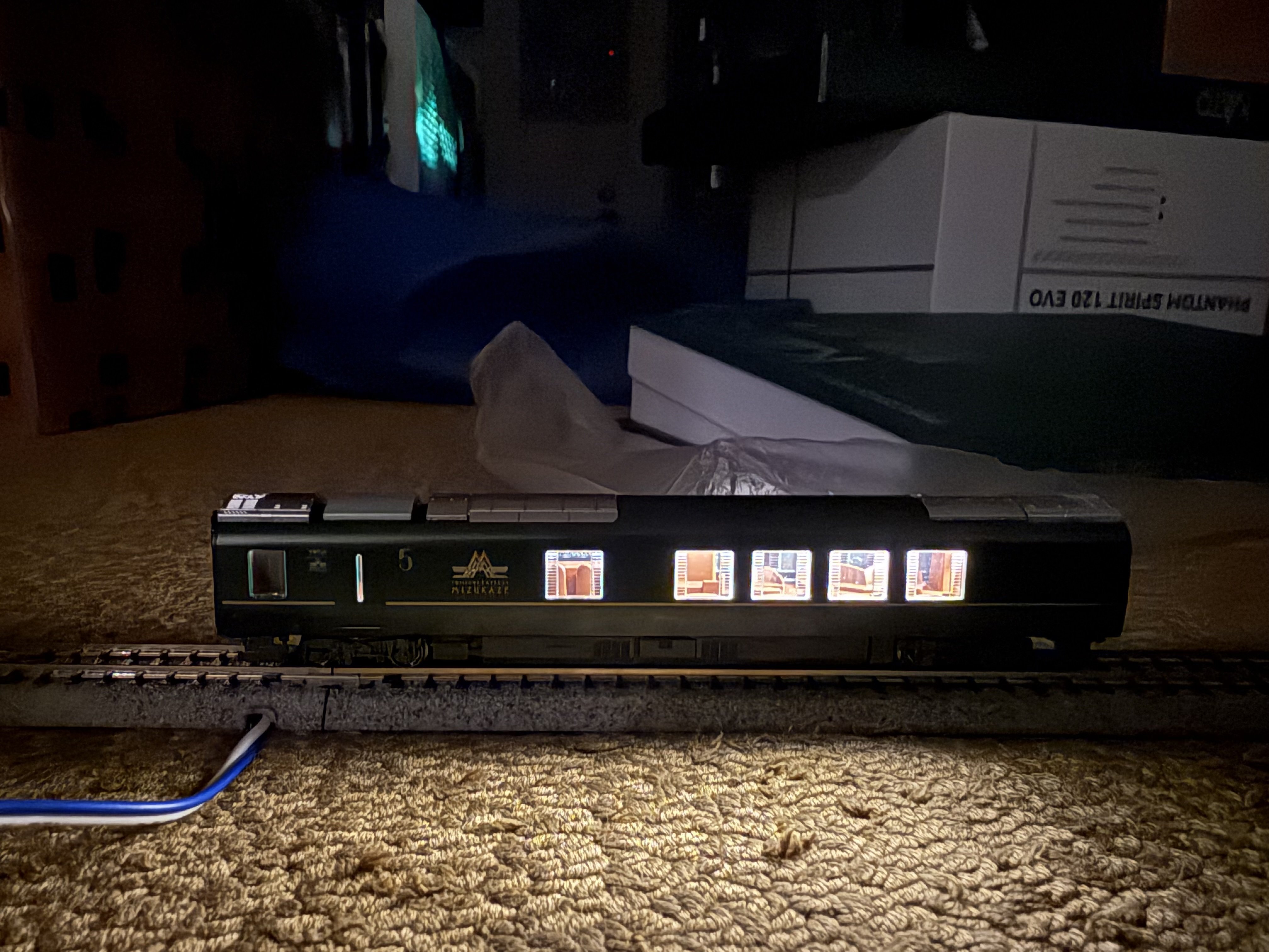 Interior Lighting Kits from HKTILC for Tomix Shinkansen models - Page 2 ...