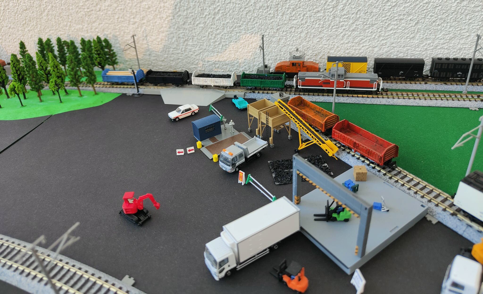 My compact layout – How I enjoy running trains - Layout Building - JNS ...